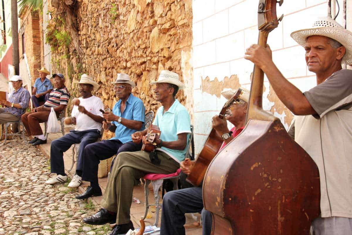 Witnessing History - Conversations in Cuba | Backroads